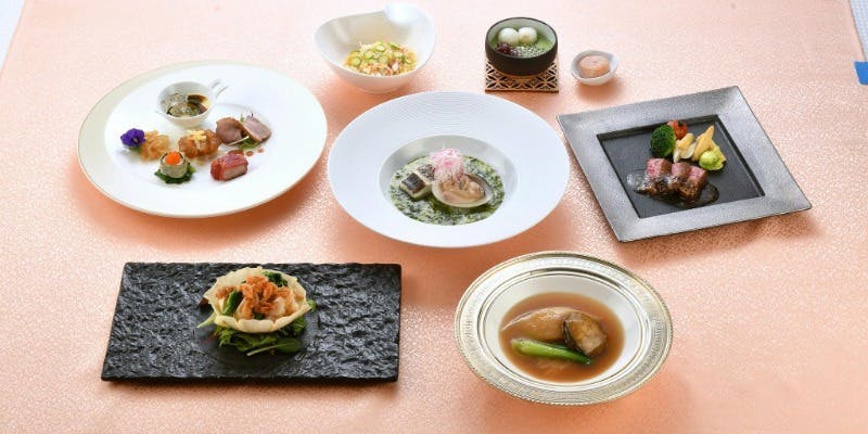 中国料理 桂花苑／ロイヤルパークホテル（東京・日本橋） 【お祝いの席に 慶祝コース】フカヒ姿煮や和牛とトリュフなど＋2時間飲み放題付（個室確約 ...