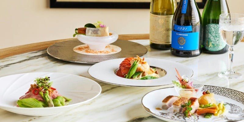 ヘイフンテラス／ザ・ペニンシュラ東京 【期間限定】シグネチャーディナーコース ＋ソムリエ厳選日本酒ペアリング ディナー プラン ...