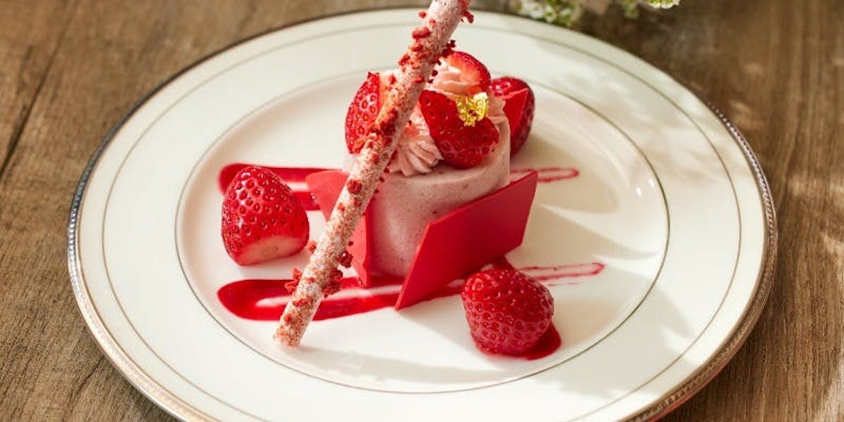 The Lobby Cafe／グランドニッコー東京 台場 【ストロベリー×レッド】アフタヌーンティー＋乾杯スパークリングワイン＆メッセージ ...