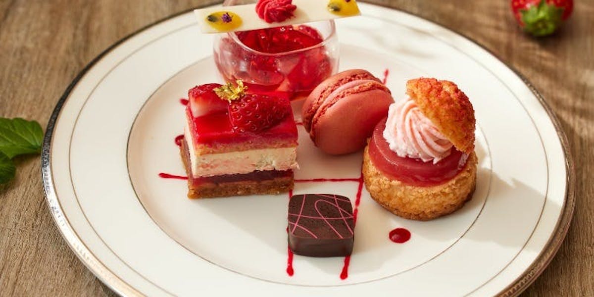 The Lobby Cafe／グランドニッコー東京 台場 【ストロベリー×レッド】アフタヌーンティー＋乾杯スパークリングワイン＆メッセージ ...