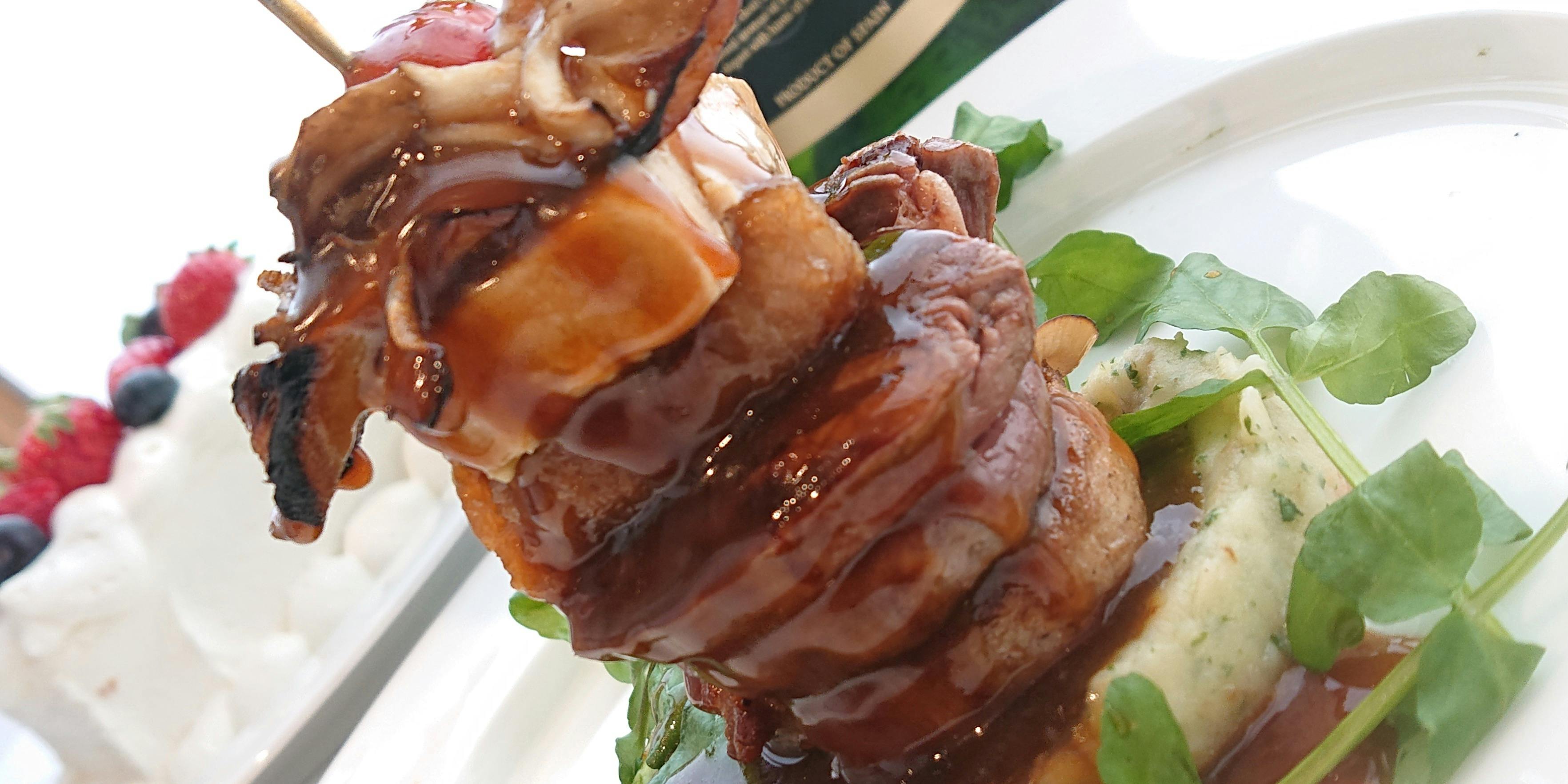 銀座フレンチ ＆ ワインバー 地球星 【Xmas 2025】 黒毛和牛 ロ ッ シ ー ニ タ ワ ー ＋ X m a s デ ザ ー ト ...