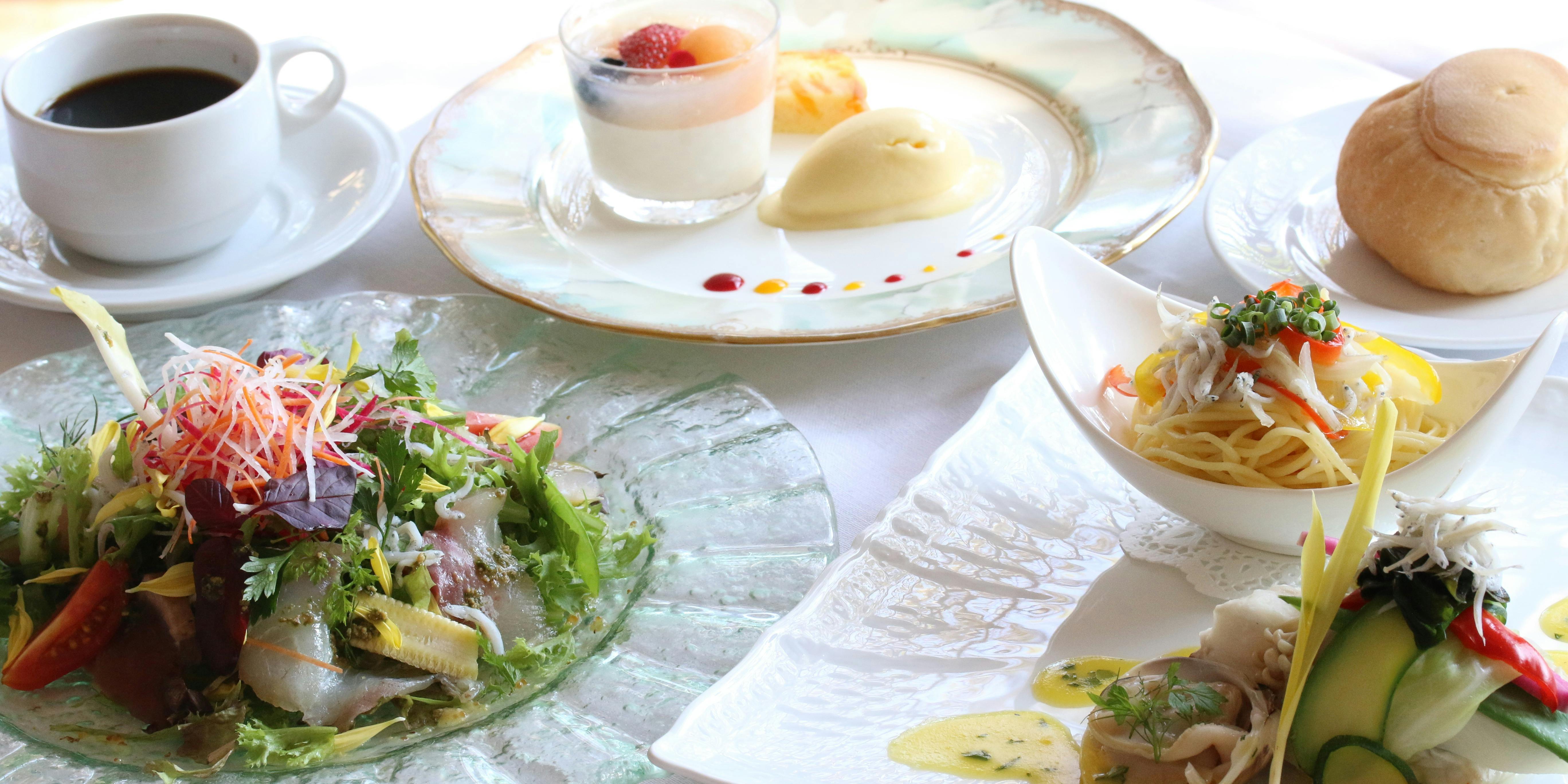 ペルゴーラ／鎌倉パークホテル 【湘南ランチ】サラダ パスタとお魚の一皿 など全3品＋季節のノンアルコールドリンク ランチ プラン ...