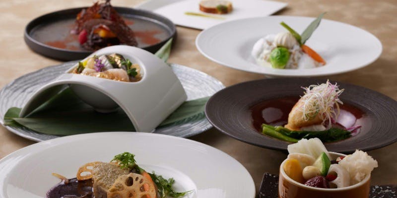 THE DINING シノワ 唐紅花＆鉄板フレンチ 蒔絵／浅草ビューホテル27F 【平日限定】シェフ＆シェフコラボレーションコース7品＋乾杯ドリンク＋カフェ（窓際ペアシート確約） ランチ ...