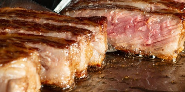 奥村邸内・鉄板焼 ラ メゾン カシュ 一灯 【機（からくり）】牛ロースステーキ、前菜、土鍋ご飯など全7品＋乾杯酒＋日替わりデザート（記念日 ...