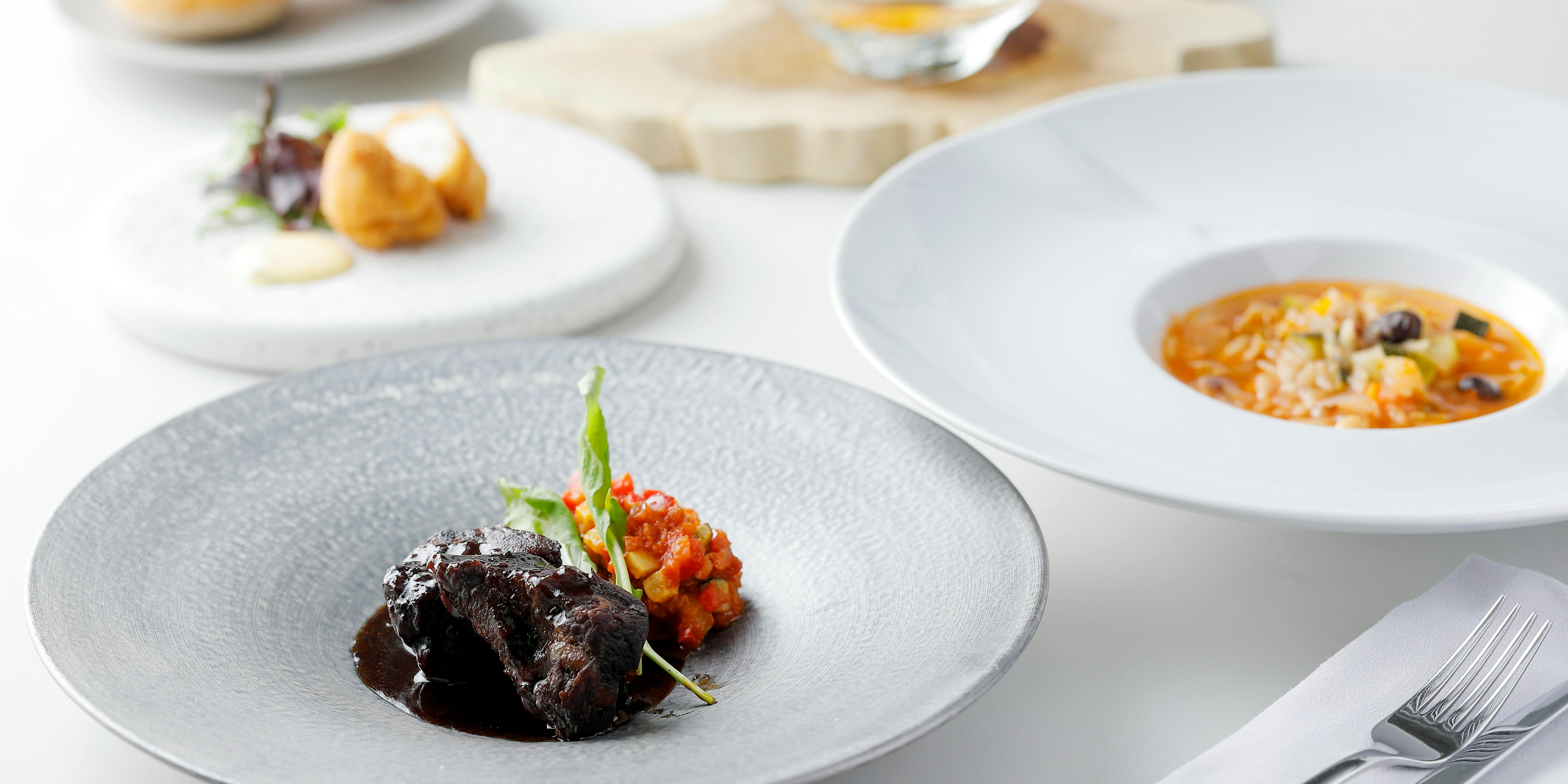 レストラン TIN’IN／イラフSUI ラグジュアリーコレクションホテル 沖縄宮古 【LUNCH COURSE】魚料理or肉料理、前菜、スープ ...