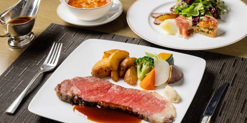 オールデイダイニング オーキッド／The Okura Tokyo 【ローストビーフコース】＋シャンパーニュ含む1ドリンク ディナー プラン ...