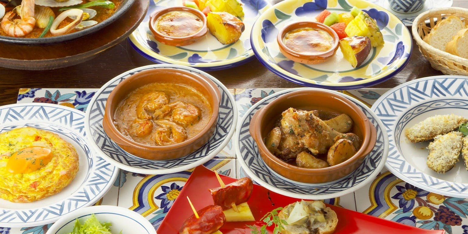 サングリア 青山店 【サングリアコース】前菜盛合せ、人気の名物料理、選べる料理1品＆パエリア等全8品＋乾杯スパークリング ディナー プラン ...