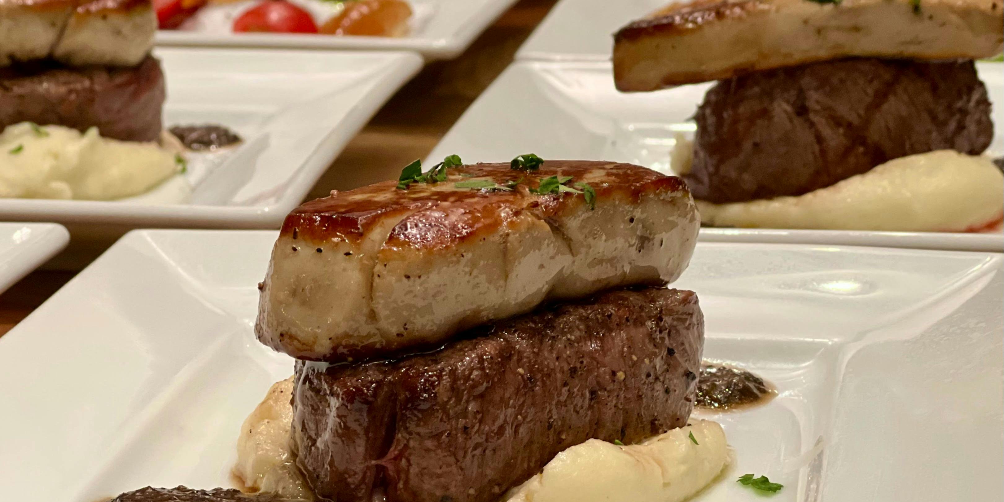 ミートキッチン log50 ハレザ池袋前店 【logスペシャルコース】メインはフィレ肉のロッシーニ！特別な日や贅沢したい日に＋2時間飲み放題 ...