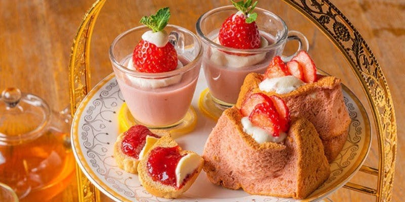 DDSK サイゴン キッチン 【いちごアフタヌーンティー】アジアスイーツやバインミー等9品＋90分飲み放題（平日13：00～） ティー プラン ...