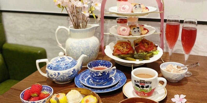 真不同 HONG KONG TEA ROOM 1946 香港スタイルの優雅な桜のアフタヌーンティー＋お好きなティー又はソフトドリンク×2杯（A ...