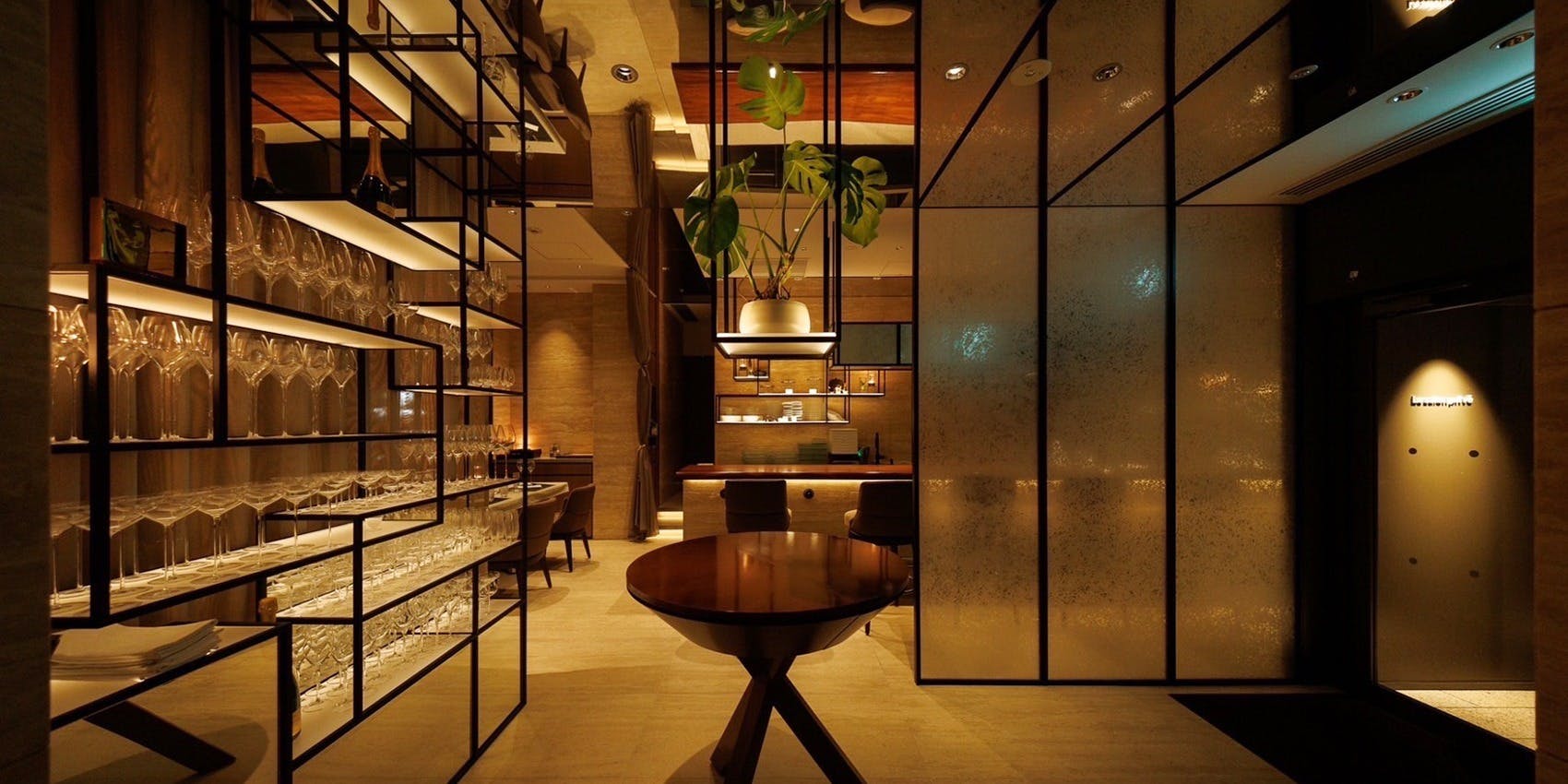 NHK放送博物館周辺のランチにワインバーが楽しめる窓際席があるおすすめレストラン - 一休.comレストラン