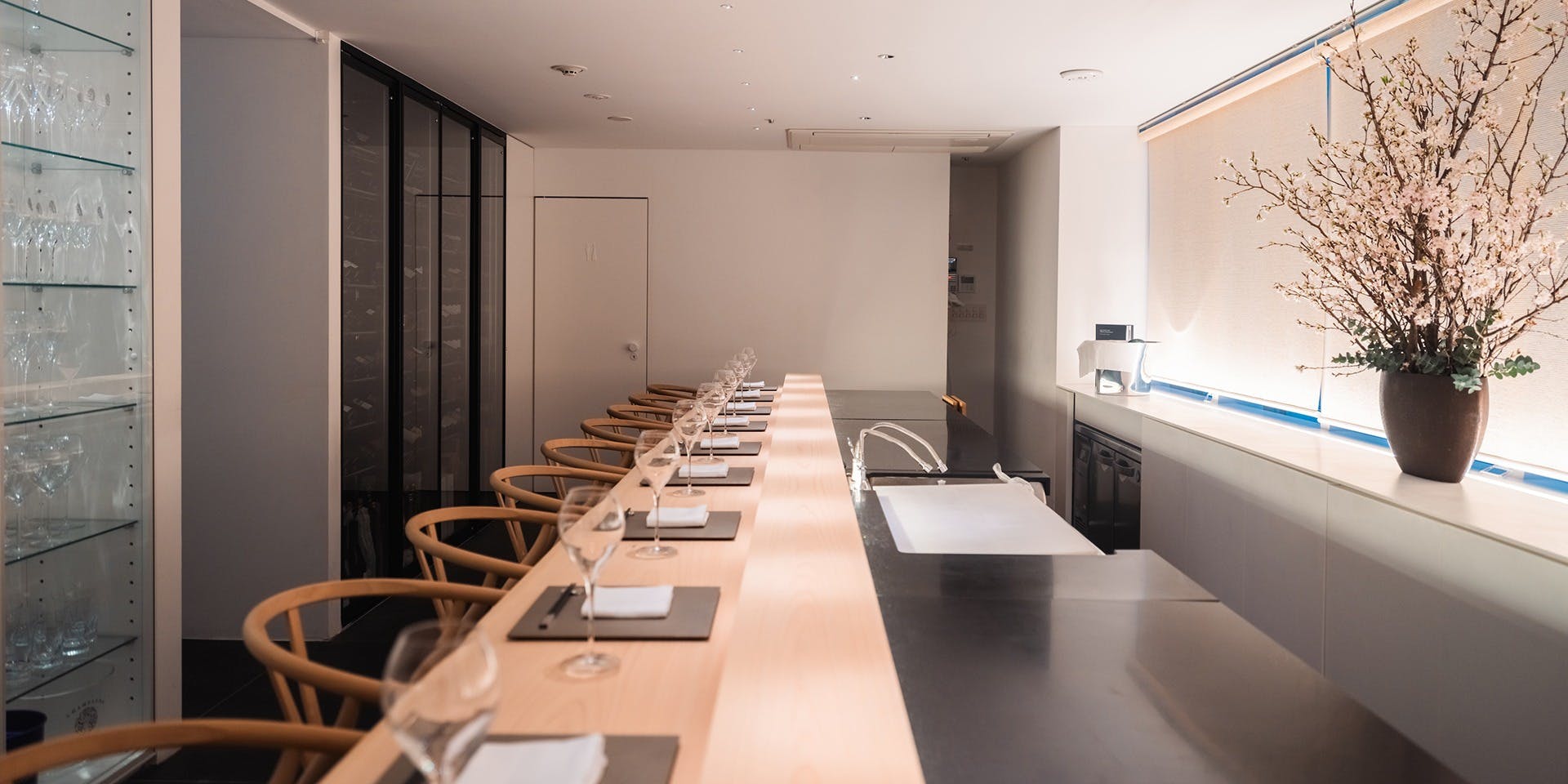 AWA SUSHI 泡鮨 (アワ スシ アワ スシ キュヴェ ジェイツー ホテル オオサカ) - Cuvee J2 Hotel Osaka/鮨 ...