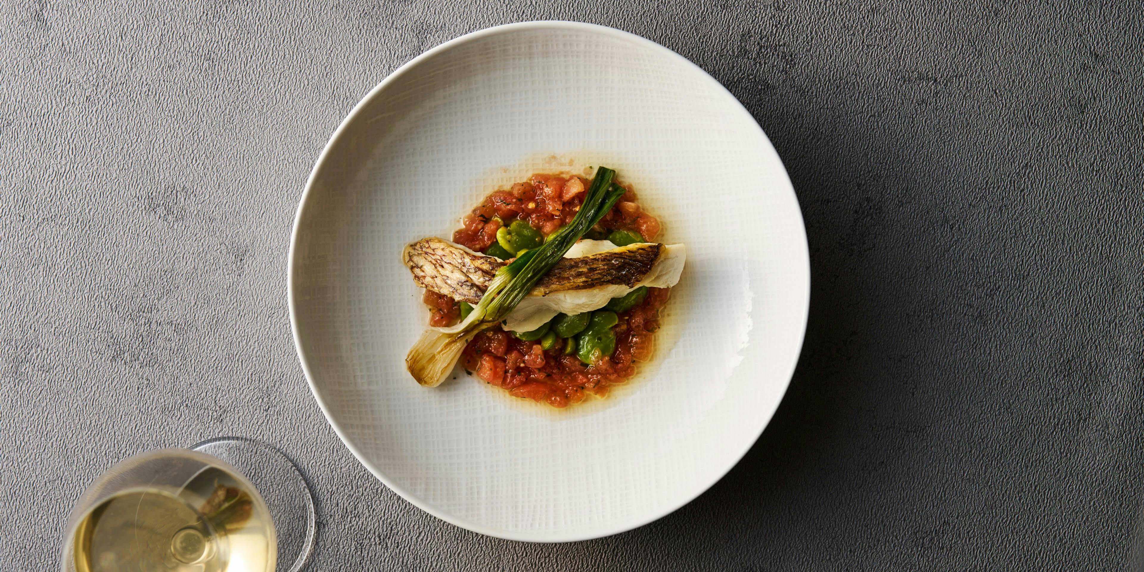 ブラッスリー「REGINE」／セント レジス ホテル 大阪 【プリフィックス4品前菜 スープ メイン デザートディナーコース】（早割4週間前15％off） ディナー プラン(12420029 ...